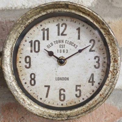 Rustic Vintage Clock Pipe Design