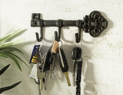 Mounted key holder store