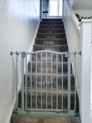 Safetots Curved Top Safety Gate, 170cm - 179cm, Matt Grey, Pressure Fit ...