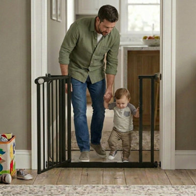 Safetots Pressure Fit Self Closing Stair Gate, 118.2cm - 125.2cm, Matt ...