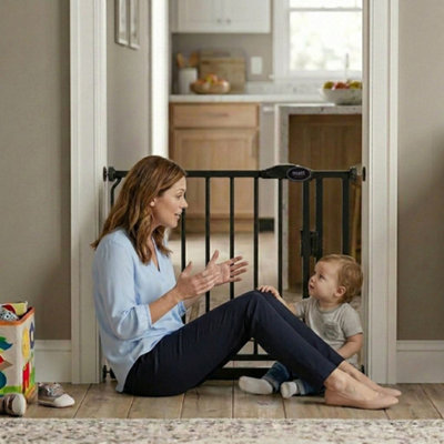 Safetots Pressure Fit Self Closing Stair Gate, 118.2cm - 125.2cm, Matt ...