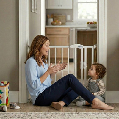 Safetots Pressure Fit Self Closing Stair Gate, 132.6cm - 139.6cm, White ...