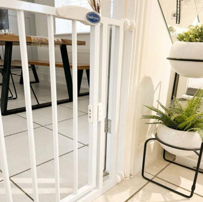 Safetots Pressure Fit Self Closing Stair Gate, Narrow, 68.5cm - 75cm ...