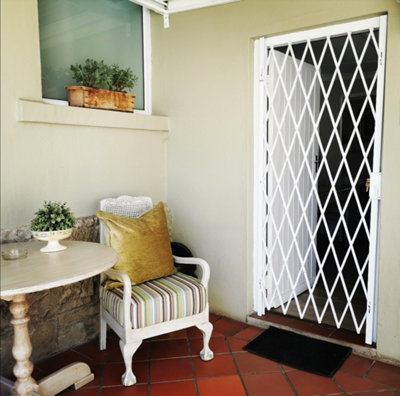 SAFTA Single Metal Expanding/Retractable Security Gate Barrier Grille ...