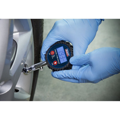 Sealey Digital Tyre Pressure Gauge With Swivel Head & Quick Release TST001