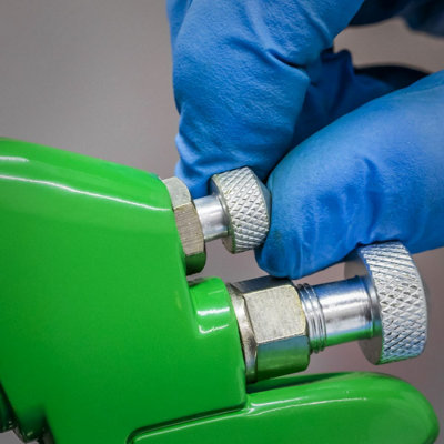 Sealey Gravity Feed Spray Gun 2-Stage Trigger Control 1.7mm Set-Up S717G