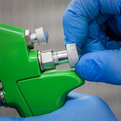 Sealey Gravity Feed Spray Gun 2-Stage Trigger Control 1.7mm Set-Up S717G