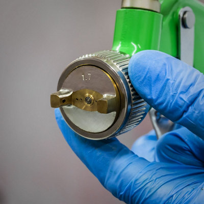 Sealey Gravity Feed Spray Gun 2-Stage Trigger Control 1.7mm Set-Up S717G