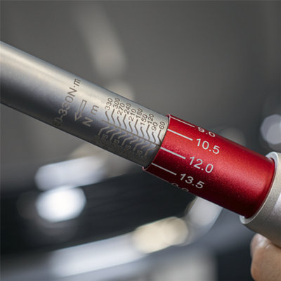 Sealey Torque Wrench 1/2" Drive Micrometer Style 60-330Nm Calibrated STW905