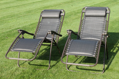SET OF 2 PADDED GARDEN SUN LOUNGER RELAXER RECLINER CHAIRS IN BROWN ...