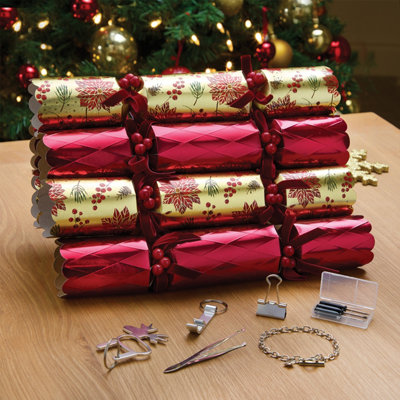 Set of 6 Luxury Christmas Crackers with Poinsettia & Berry Design ...