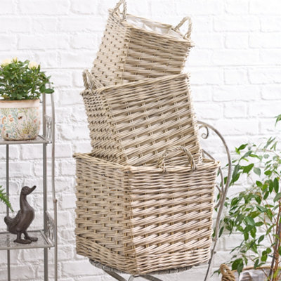 Set of Three Traditional Style French Indoor Basket Planters (H)38cm ...