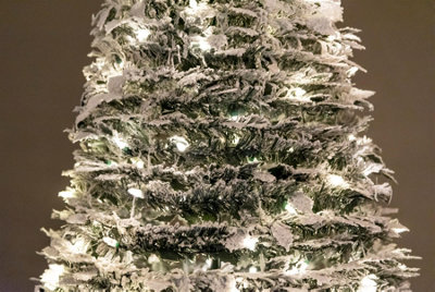 SHATCHI PRELIT HOLLY FLOCK POP UP CHRISTMAS TREE LED WARM LIGHTS , 5FT