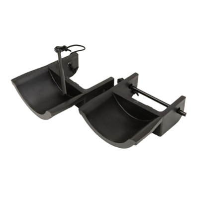Shires Pole Type Plastic Horse Jump Cups (Pack of 2) Black (One Size ...