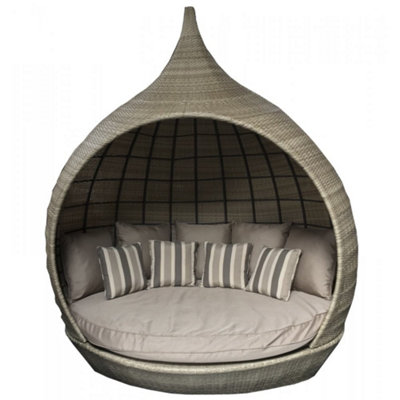 Signature Weave Pearl Wicker Round Garden Day Bed Sun Lounger Roof ...