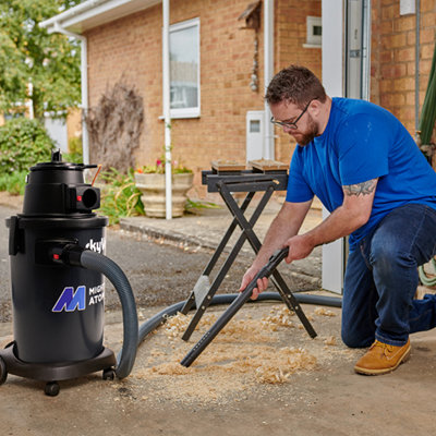 SkyVac Mighty Atom High Reach Pole System 6 Pole Package - Clamped Pole ...