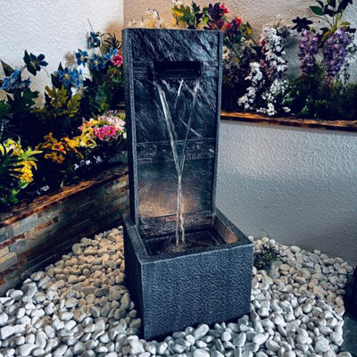 Slate Oasis Wall Solar Powered Water Feature With Cover