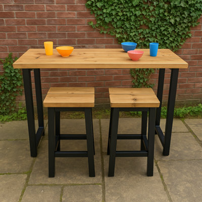 Sleek and Slender Outdoor Slatted High Bar