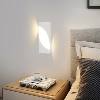 Sleek White 14W Integrated LED Wall Light, 3000K Warm White