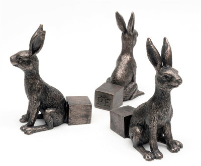 Small Bronze Sitting Hare Plant Pot Feet - Set of 3 | DIY at B&Q