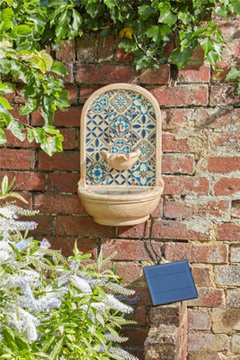 Smart Garden Solar Aragon Wall Garden Water Feature Fountain Bird Bath ...