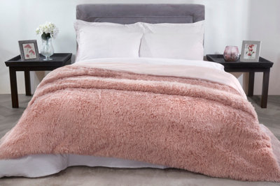 Smart Living Long Pile Faux Fur Throw Luxurious Softness for Home and ...