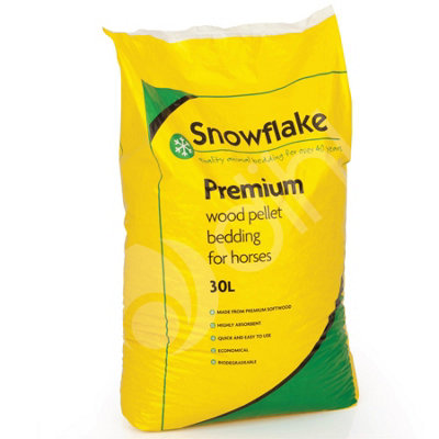 Snowflake Premium Equine Wood Pellet Bedding for Horses | DIY at B&Q