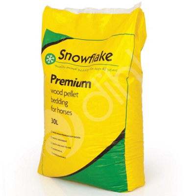 Snowflake Premium Equine Wood Pellet Bedding for Horses | DIY at B&Q