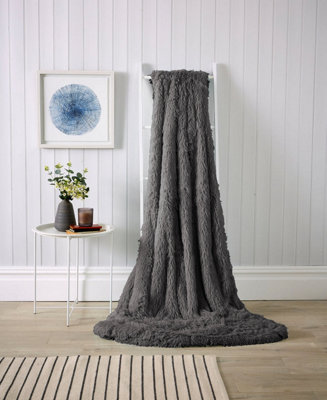 Snuggle Fluffly Huggable Blanket in Charcoal, 200 x 240cm