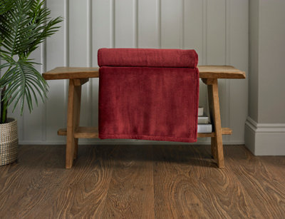 Snuggle Touch Microfibre Throw 140x180cm Merlot | DIY at B&Q