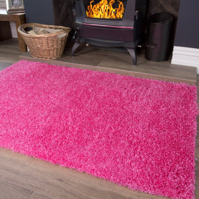 Soft Fluffy Barbie Pink Shaggy Area Rug 110x160cm | DIY at B&Q