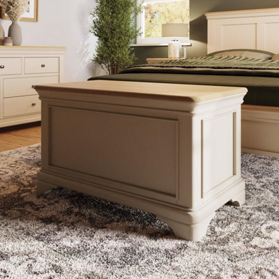 Solid Oak Bedroom Storage Chest Box Putty Painted Finish | DIY at B&Q