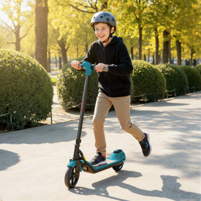 SPORTNOW Lightweight Scooter with LED Display, Green
