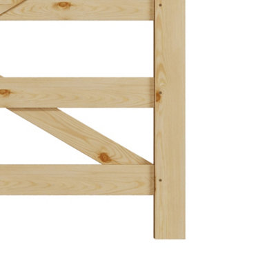 SPRUCE WOOD GARDEN GATE COROSSOVER SLAT DESIGN WITH 8 INCH DOOR LATCH ...