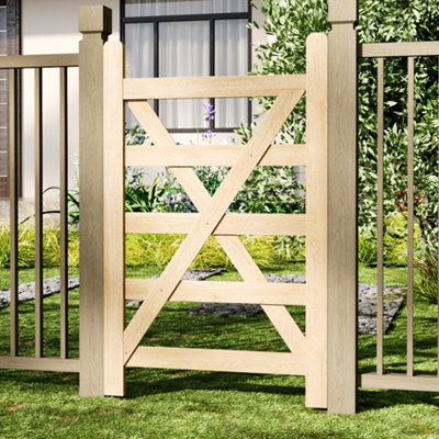 Spruce Wood Garden Gate Corossover Slat Design with 8 Inch Door Latch ...