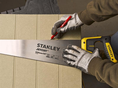 STANLEY FatMax 22-Inch Fine Cut Handsaw with 11 TPI for Precision Cutting