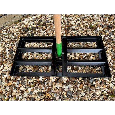 Steel Lawn Levelling Rake - 60 cm x 40 cm / 23" x 15.7" with Handle ...