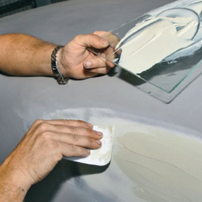 Stevens Body Filler 450g Kit includes hardener and mixing dish