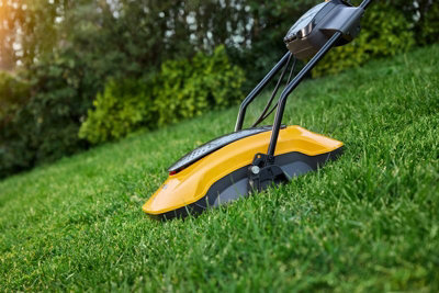 Stiga Aero 132e Cordless Battery Hover Mower Kit
