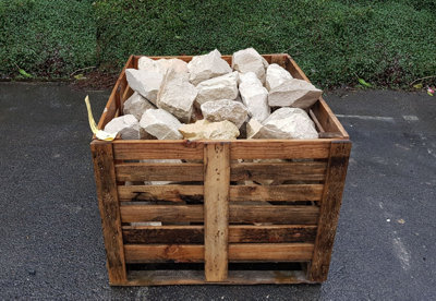 Stone Warehouse Cream Buff Cotswold Rockery 250mm Crate 1000kg Borders ...