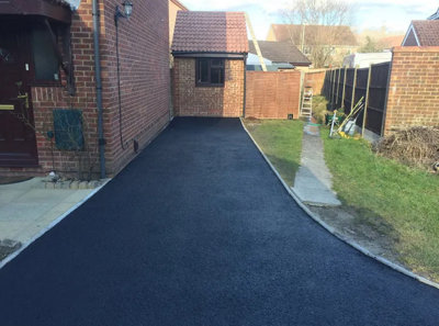 Stonecare4U - Black Tarmac Sealer (5L) - Professional Grade Tarmac ...