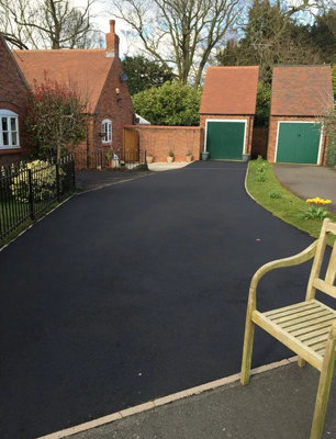 Stonecare4U - Black Tarmac Sealer (5L) - Professional Grade Tarmac ...