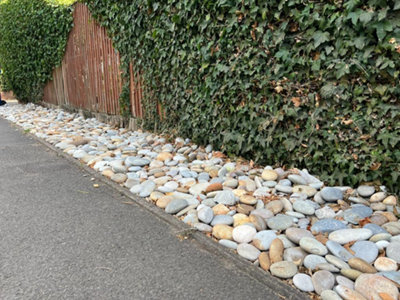 Stones4Gardens 15-25mm Pink Rose Sparking Pebbles Decorative Aggregates ...