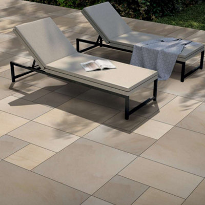 Stonewise Fossil Mint Smooth Sandstone Mixed Patio Paving Slabs Full ...