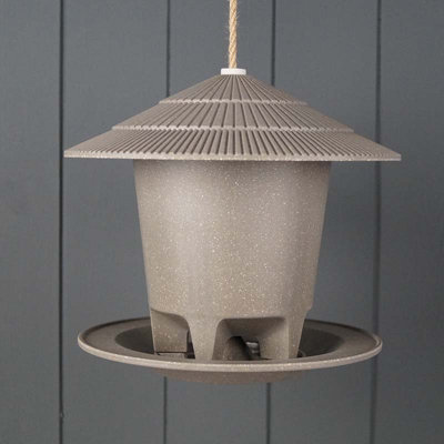 Straw Deluxe Round Bird Feeder | DIY at B&Q