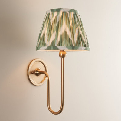 STYLISH 2 PACK DIMMABLE WALL LIGHTS WITH BRASS FINISH AND COTSWOLD ...