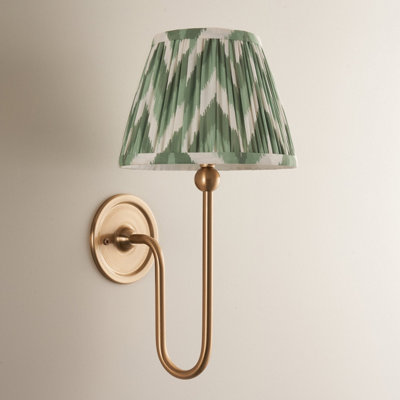 STYLISH 2 PACK DIMMABLE WALL LIGHTS WITH BRASS FINISH AND COTSWOLD ...