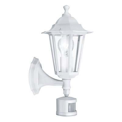 Stylish IP44 Outdoor Wall Light with PIR Sensor in White Aluminium