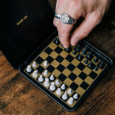Suck UK Shake Rattle & Roll And Magnetic Traveling Mini Chess Set