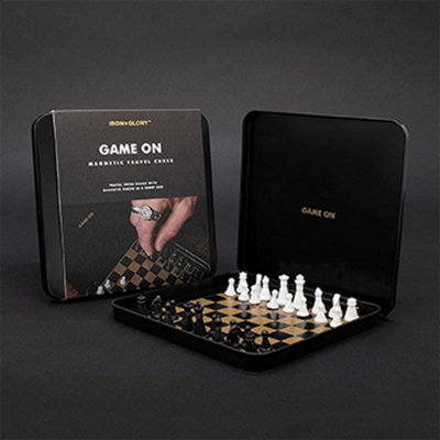 Suck UK Shake Rattle & Roll And Magnetic Traveling Mini Chess Set